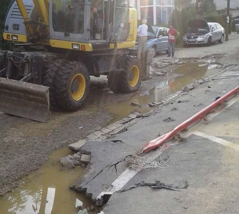Vërshimet në Suharekë, FSK-ja u del në ndihmë qytetarëve (Foto)