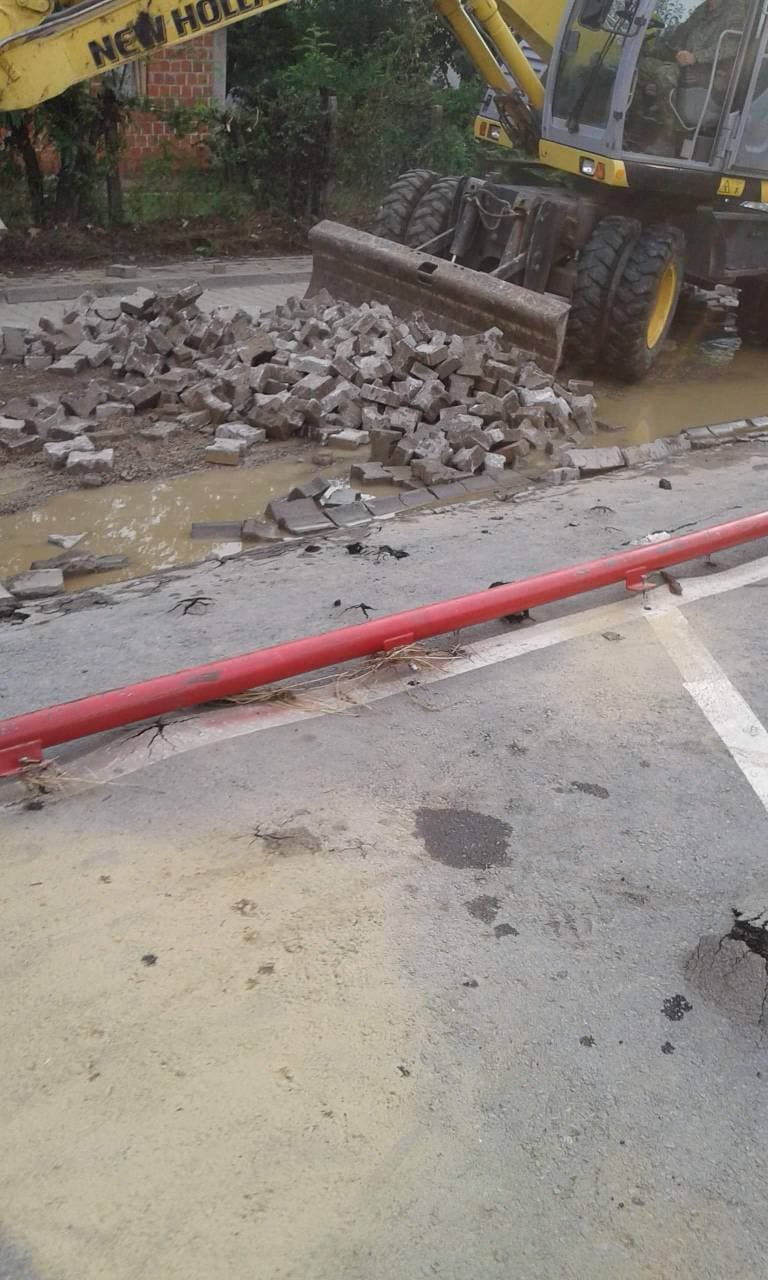 Vërshimet në Suharekë, FSK-ja u del në ndihmë qytetarëve (Foto)